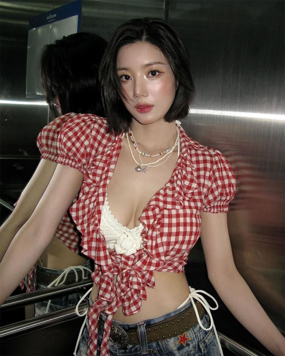 Kwon Eun-bi Reveals Intense Waterbomb Prep: “I Rehearsed in My Bathtub with a Shower Head”