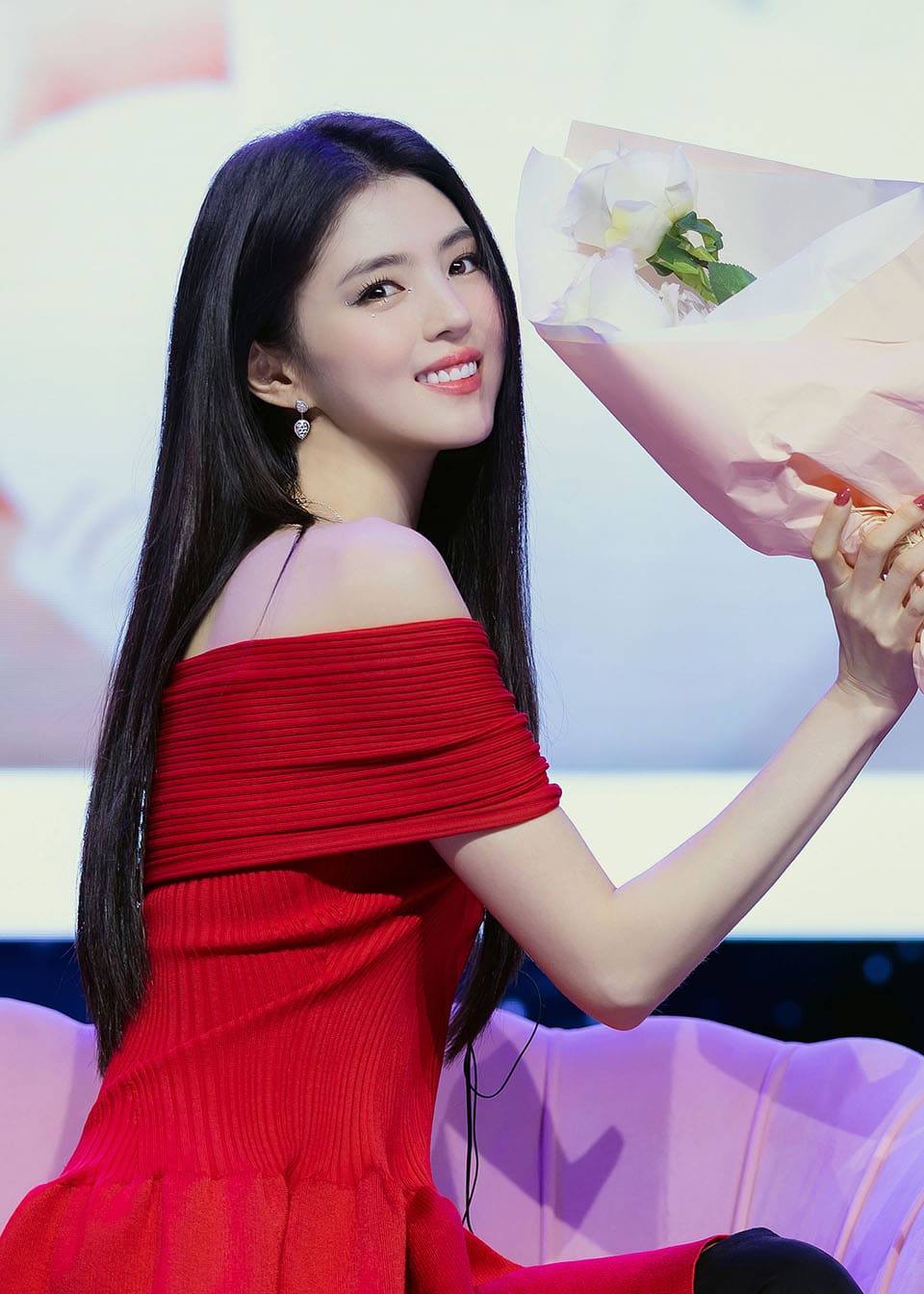 Han So Hee’s Bangkok Fan Meeting—Too Gorgeous to Be Real?