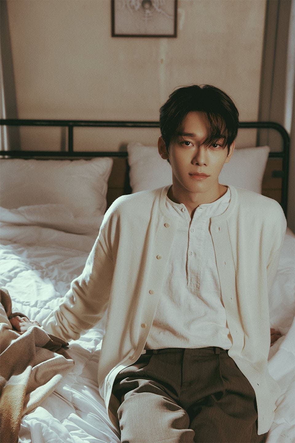 Chen Earns Billboard Praise for ‘Broken Party’: “A Vocal Beyond Ballads”