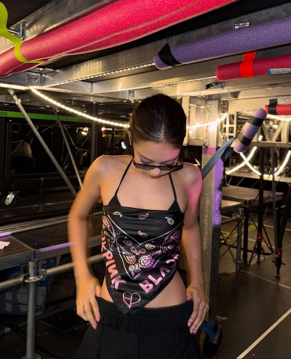 Jennie Rocks the No-Pants Look with Confidence—The Ultimate Lovely ...
