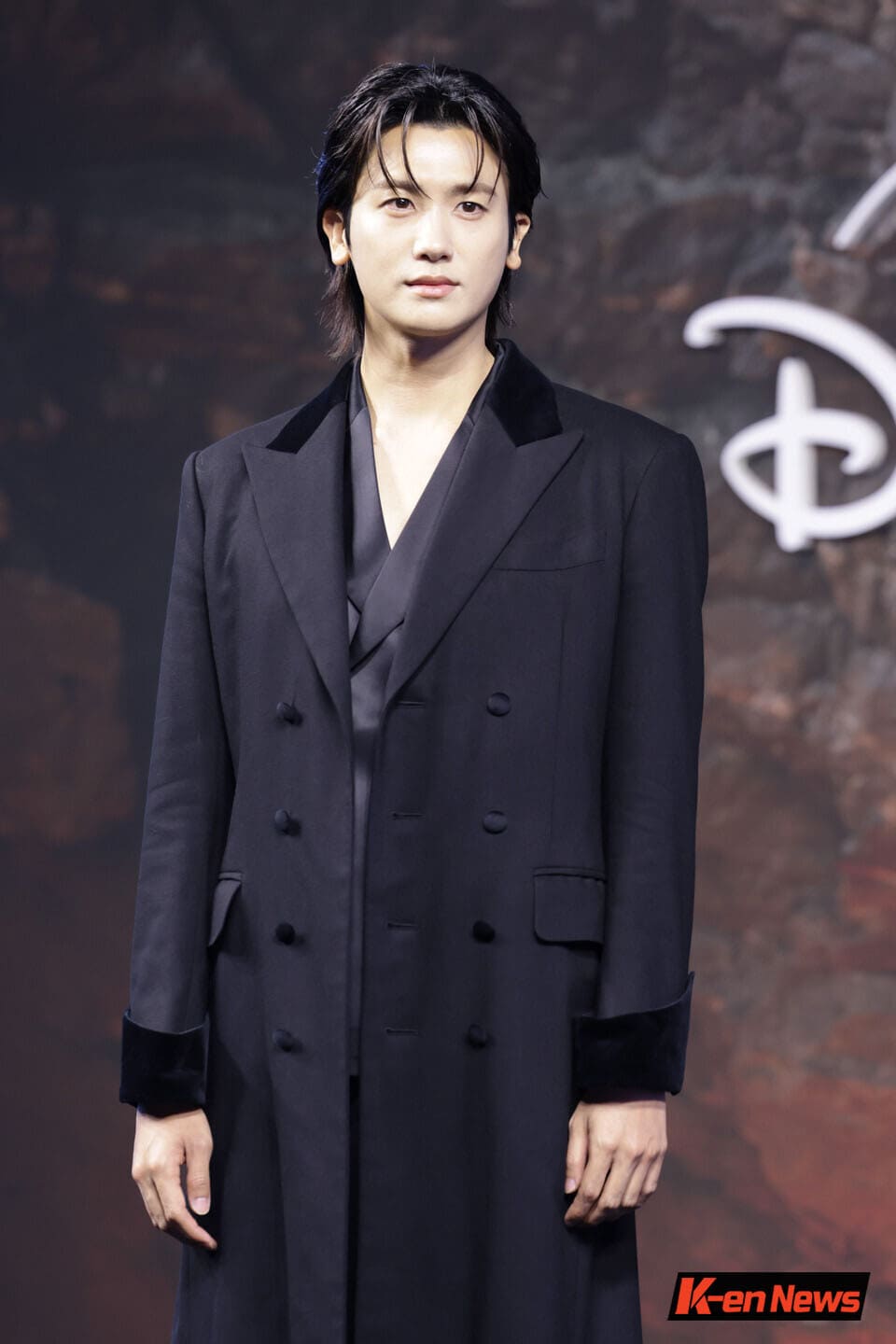 Park Hyung-sik Transforms into the Symbol of Evil —A Dark Core of ‘Twelve’