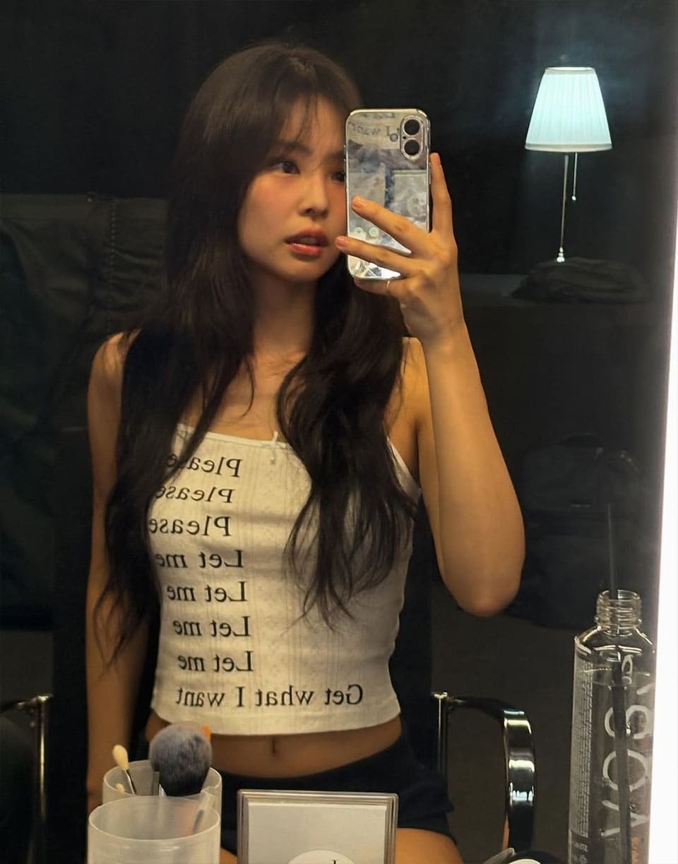 Fearless in Bold Looks—Jennie Turns Backstage Moments into a Perfect ...