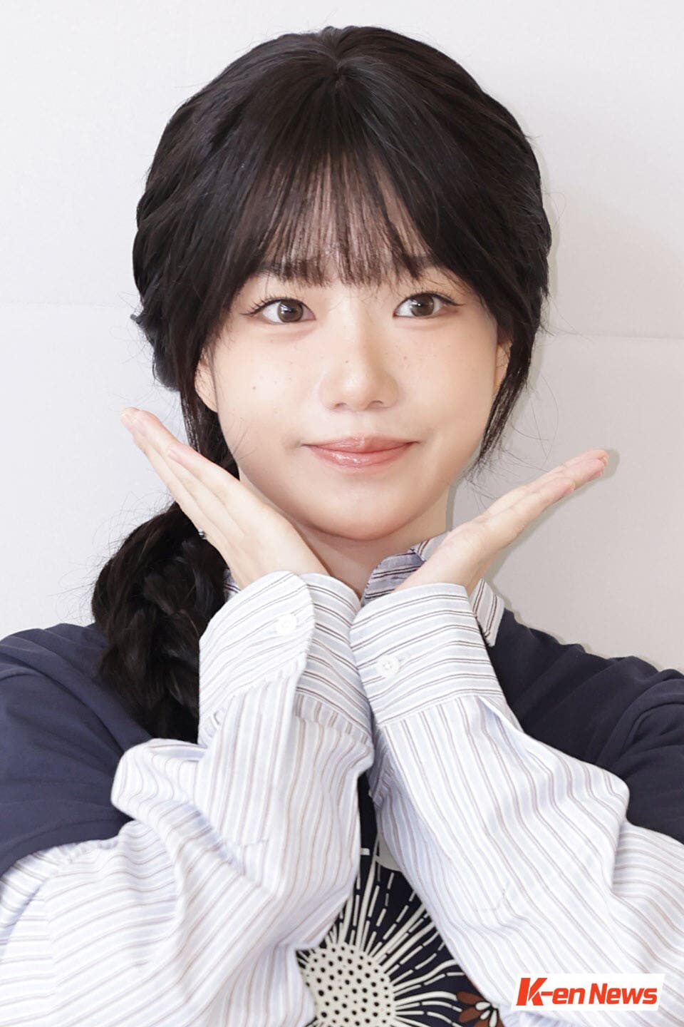 Jo Yu-ri, Overflowing with Fresh Charm and Doll-Like Visuals