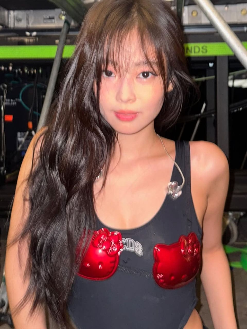 What Did Jennie Add to Her Swimsuit? Turning Up the Heat Beyond the Stage