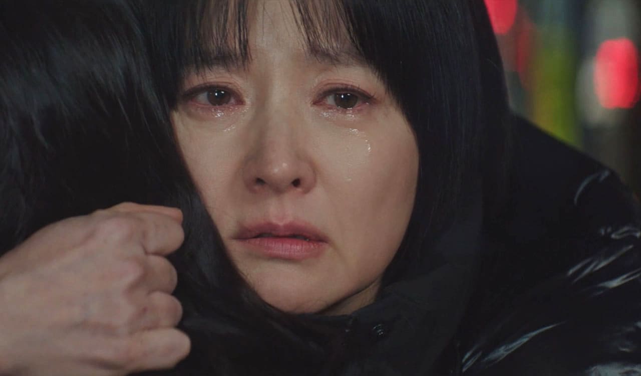 Let’s Just Die Together’—Lee Young-ae Ignites Explosive Tension in ...