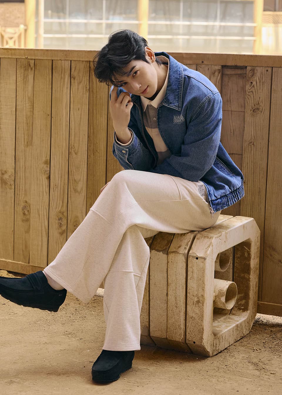 Cha Eun-woo Drops Surprise Fall Pictorial During Military Hiatus—Fans ...