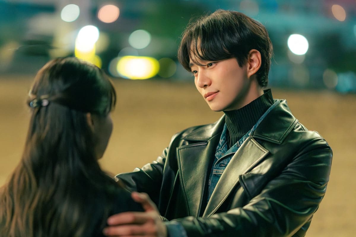 Romance Master Lee Junho Strikes Again—This Time as a Bold Office ...