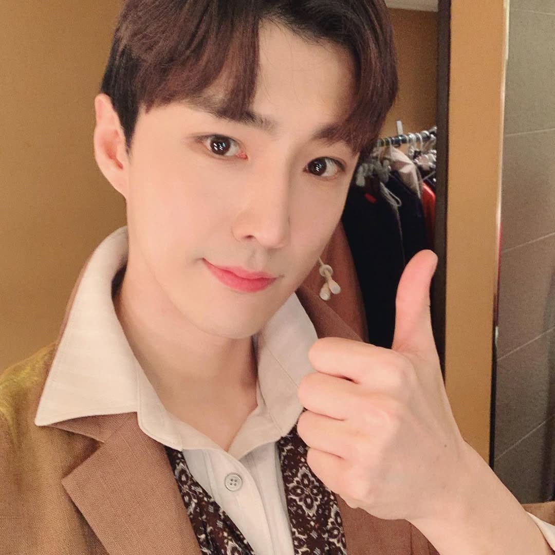 Musical Actor Kim Jun-young Apologizes Amid Host Bar Scandal: “I Take ...