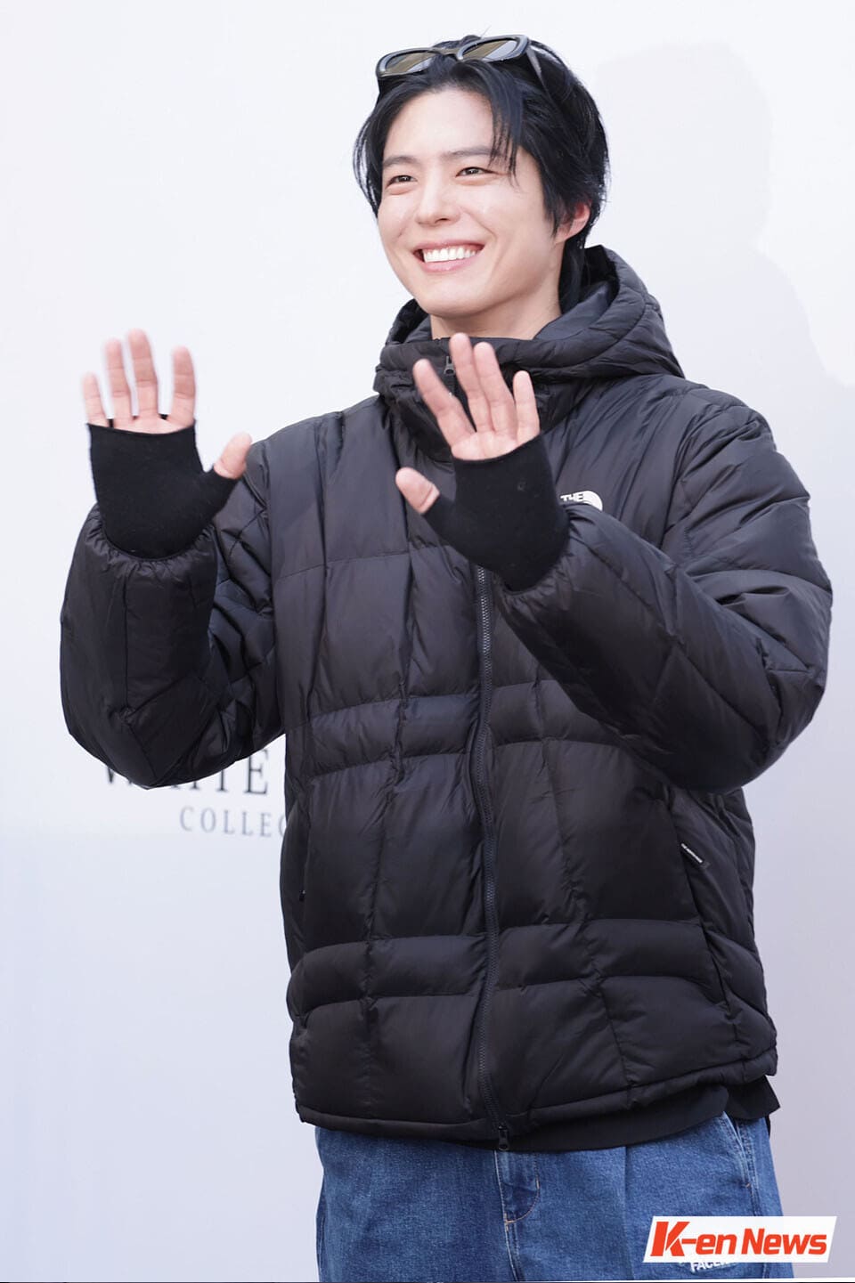 “Nice to See You~” Park Bo-gum Lights Up Seoul with His Refreshing Smile…