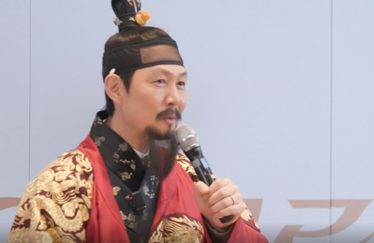 Lee Jung-jae Keeps Promise in Style, Dresses as Prince Suyang After ...