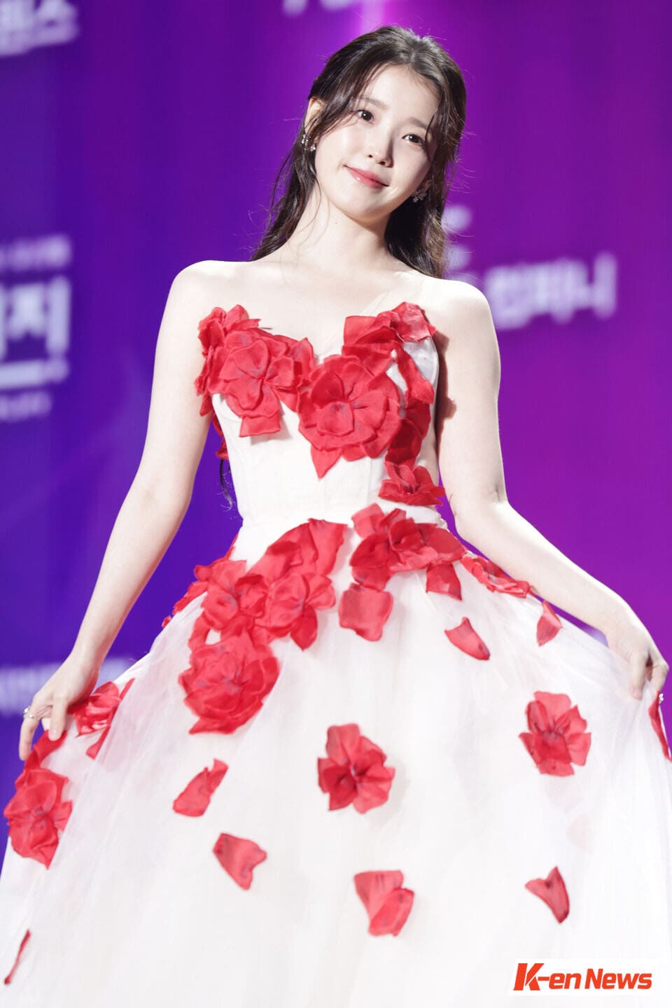 IU Moved to Tears as She Wins Second Grand Prize for ‘When Life Gives ...