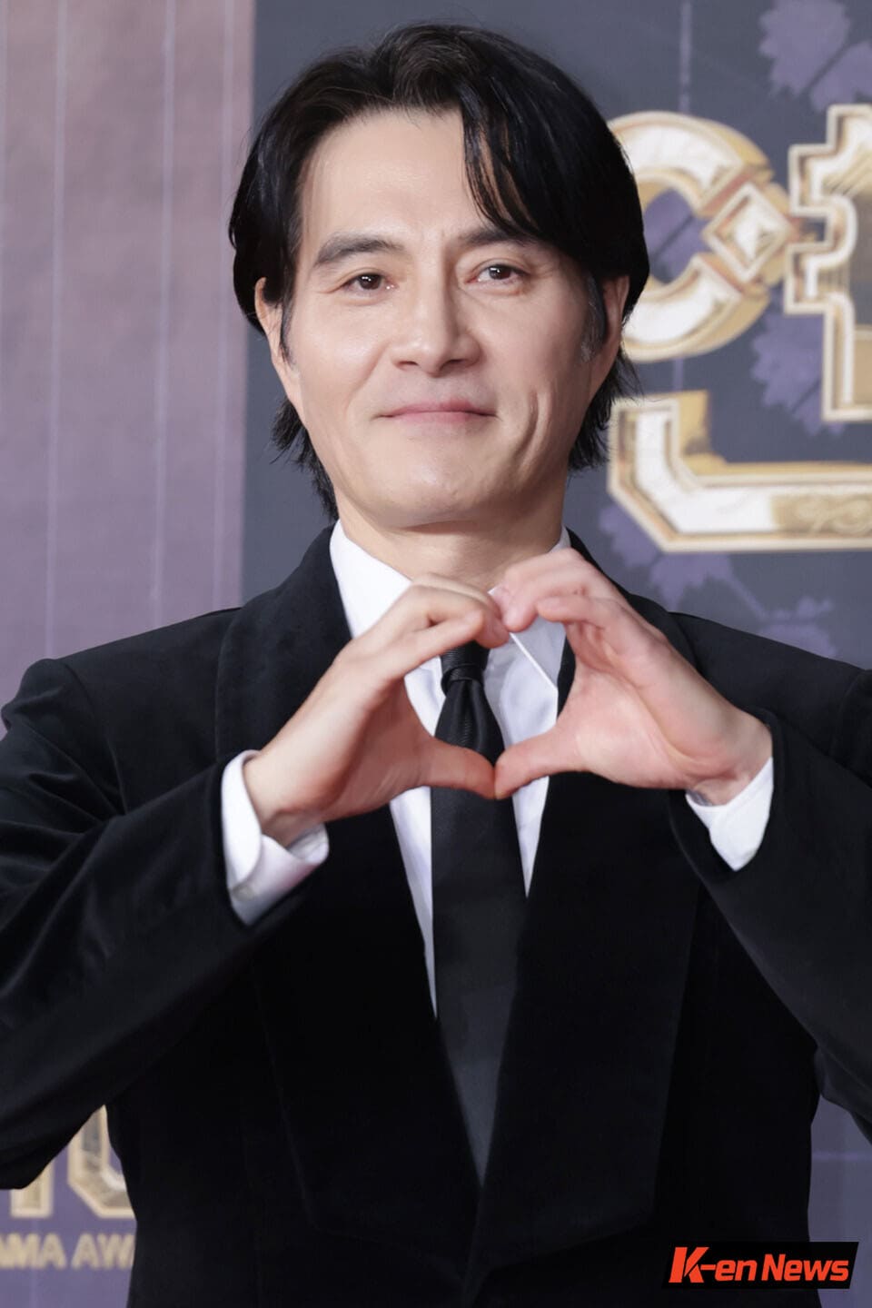 A Big Year for 'Taxi Driver 3' — Lee Je-hoon Wins Top Honor at SBS ...