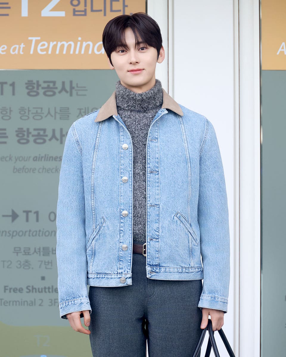 Hwang Minhyun Turns Heads at the Airport with His Killer Visuals