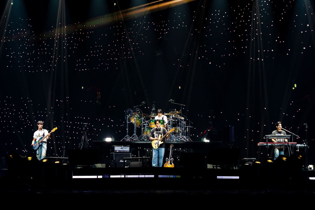DAY6 Lights Up Manila with Emotional Hits on ‘The DECADE’ 10th ...