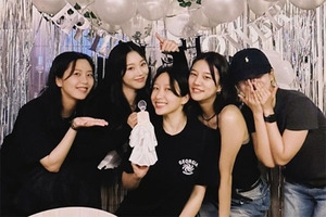 Hani of EXID Celebrates Bridal Shower with 'Cotton Candy' Members
