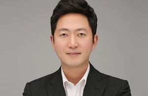 HYBE's New CEO Lee Jae-sang Addresses NewJeans' Demands, Emphasizes Adherence to Principles