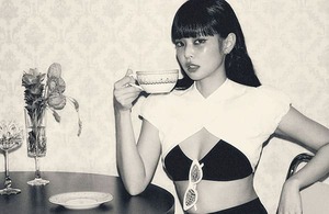 Jennie Stuns in Bold Look, Teases New Single 'Mantra'