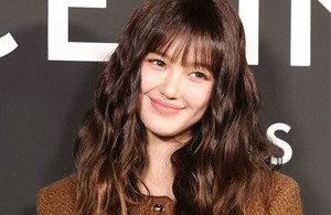 Danielle, Smiling Brightly Ahead of NewJeans' Contract Termination ...