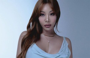 Jessi Reflects on 19 Years Since Debut: "Life Is a Rollercoaster Journey"