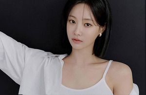 'The Tale of Lady Ok' Yeonwoo Stuns in Bold Bra Top Look!