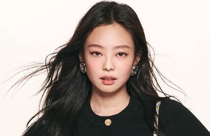 JENNIE Joins Dua Lipa as Chanel 25 Campaign Model, Flaunts Bold & Casual Charm