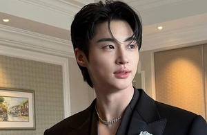 Byeon Woo-seok Turns Heads—One Tilt, One Suit, Endless Charisma